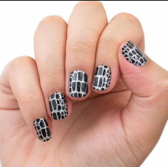 Color Street | Makeup | Bogo Free Color Street Nail Strips Hiss And ...